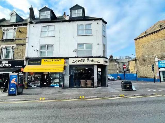 Nice 1 BA 2 bedroom Flat to rent, Hoe Street, Walthamstow, E17.