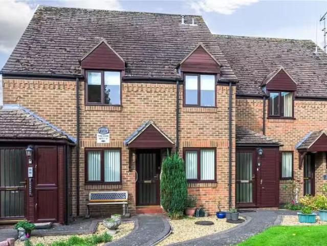 Deal! 1 BA 2 bedroom Flat to rent, Riverside Maltings, Oundle.