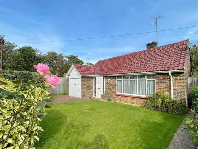 Cheap 1 BA 2 bedroom flat for rent in 5 Dale Avenue, Hassocks.