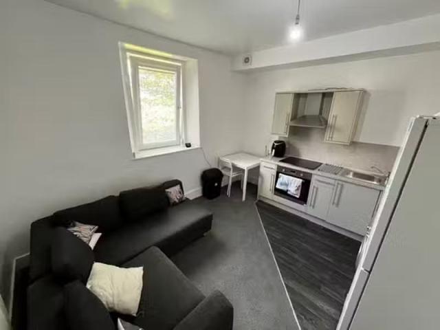 New 1 BA 2 bedroom flat for rent in 27c Urquhart Road, Aberdee.
