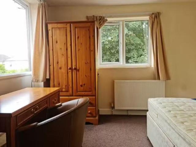 Charming 1 BA 2 bedroom flat for rent in 2 Double Bedroom Firs.