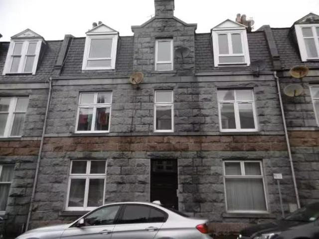 New 1 BA 2 bedroom flat for rent in Wallfield Place, Rosemount.
