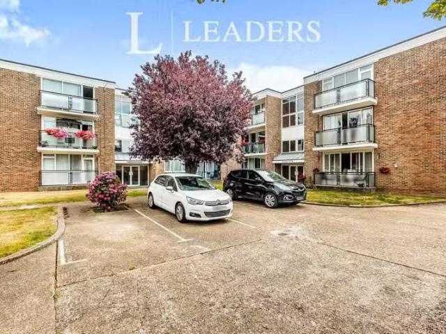 Deal! 1 BA 2 bedroom flat for rent in Weppons, Ravens Road, Sh.