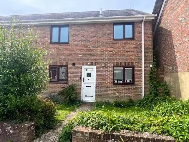 New 1 BA 2 bedroom flat for rent in West Street, Bere Regis, W.
