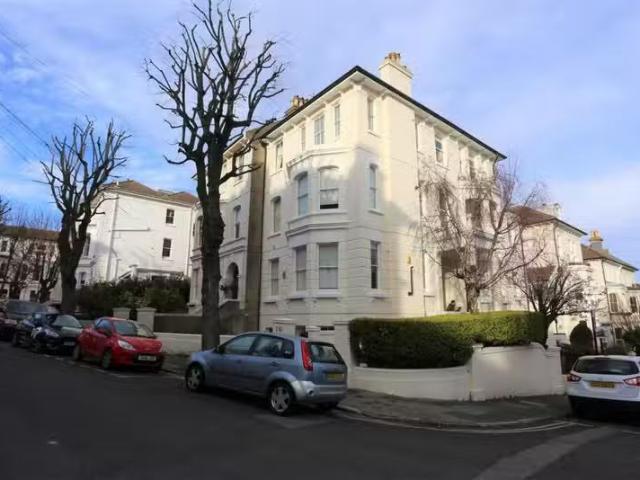 Rental! 1 BA 2 bedroom flat for rent in Alexandra Villas, Brig.