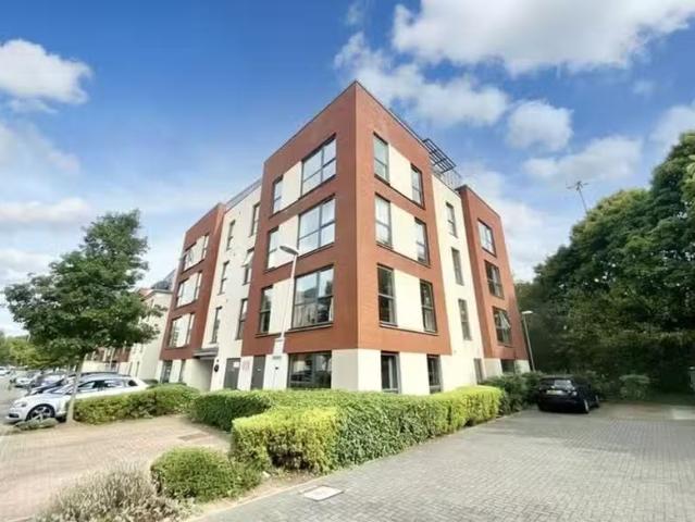Rental! 1 BA 2 bedroom flat for rent in Ashton Gate, Paxton Dr.