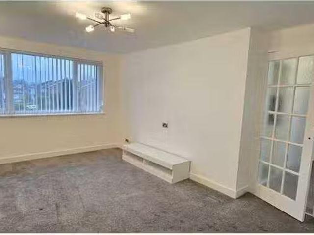 Just in! 1 BA 2 bedroom flat for rent in Atherstone Close, Shi.