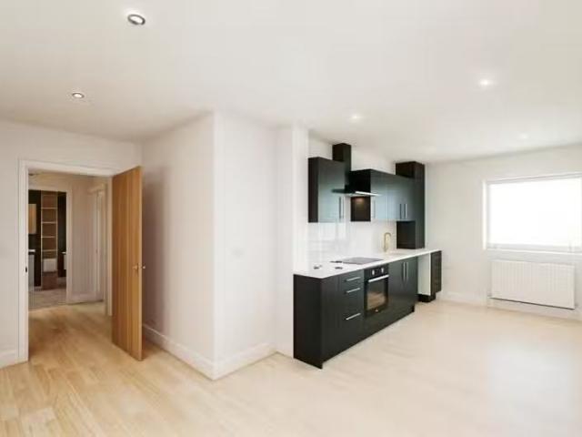 For Rent! 1 BA 2 bedroom flat for rent in Balfour House, High.