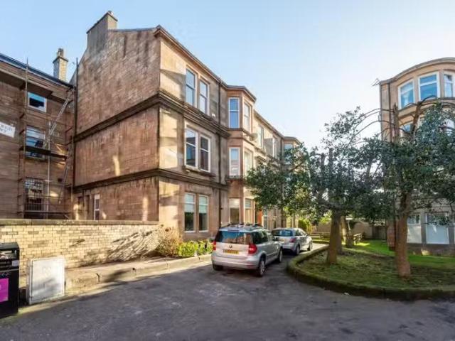 Unique 1 BA 2 bedroom flat for rent in Battlefield Crescent, F.