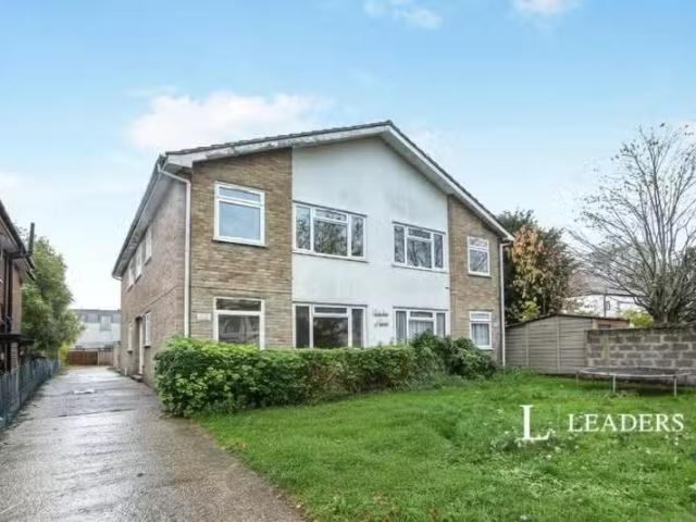 Unique 1 BA 2 bedroom flat for rent in Caroline House, Dorset.