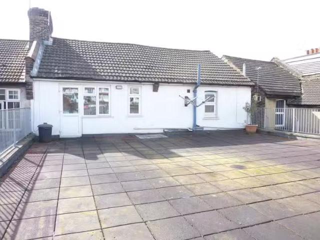 New 1 BA 2 bedroom flat for rent in Coulsdon, CR5