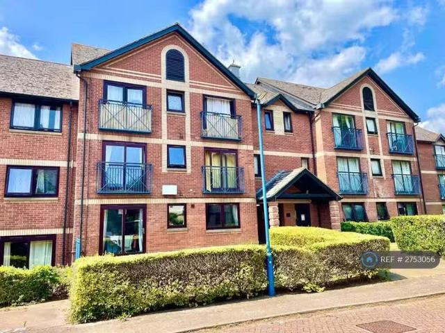 Cozy 1 BA 2 bedroom flat for rent in Claremont Heights, Colche.