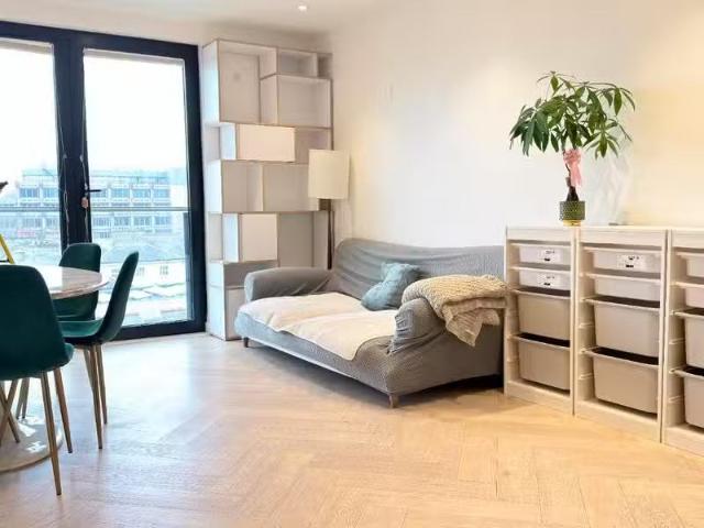 Charming 1 BA 2 bedroom flat for rent in Eastlight Apartment.