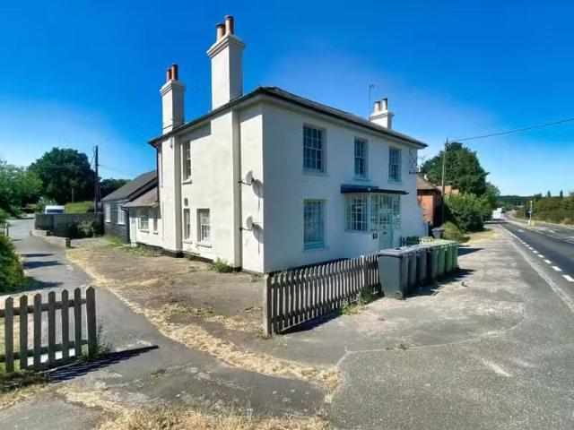 Nice 1 BA 2 bedroom flat for rent in Golden Cross, Hailsham, B.