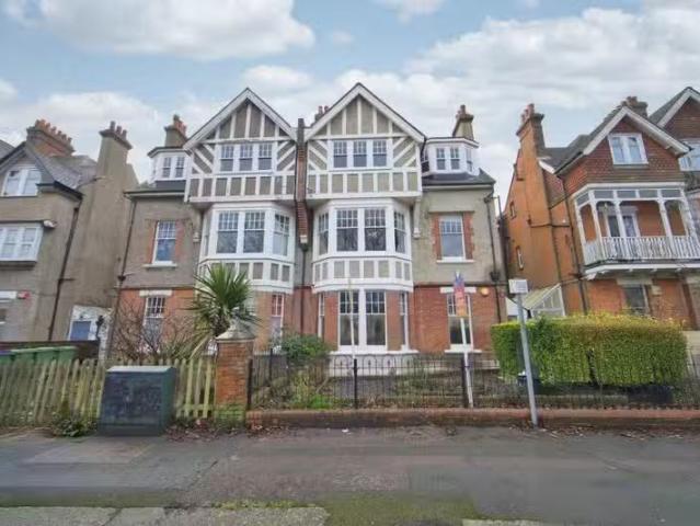 New 1 BA 2 bedroom flat for rent in Grimston Gardens, Folkesto.