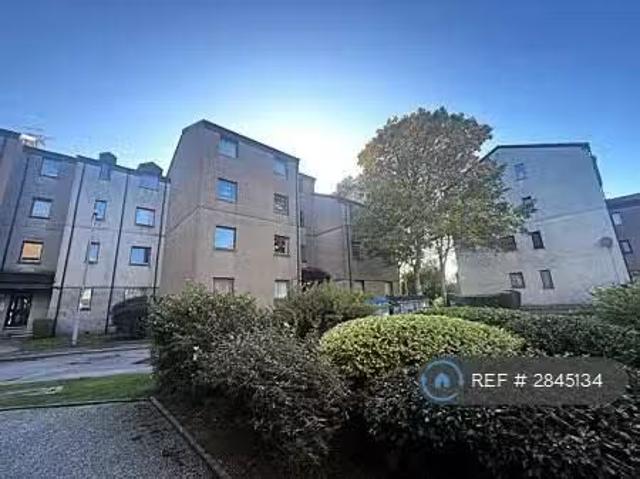 Just in! 1 BA 2 bedroom flat for rent in Headland Court, Aberd.