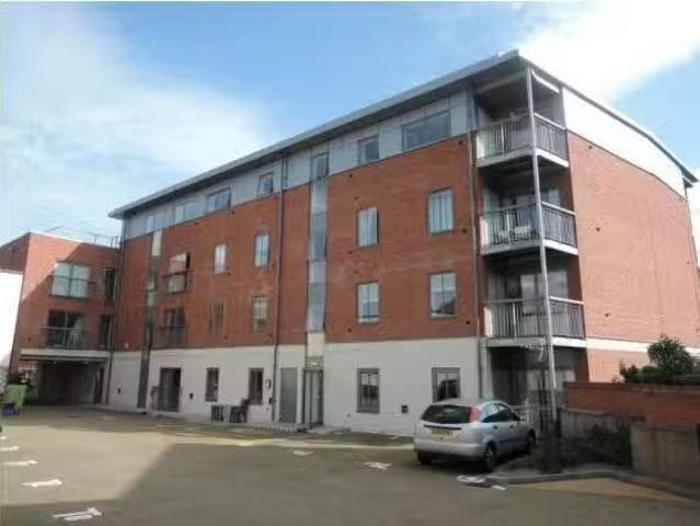 Cozy 1 BA 2 bedroom flat for rent in High Street, Harborne, Bi.