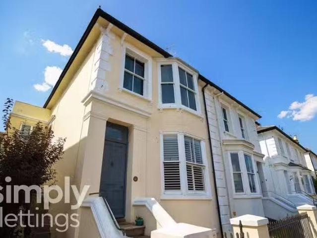 New 1 BA 2 bedroom flat for rent in Hova Villas, Hove, BN3