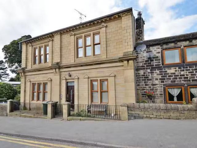 New 1 BA 2 bedroom flat for rent in Keighley Road, Lidget, Oak.