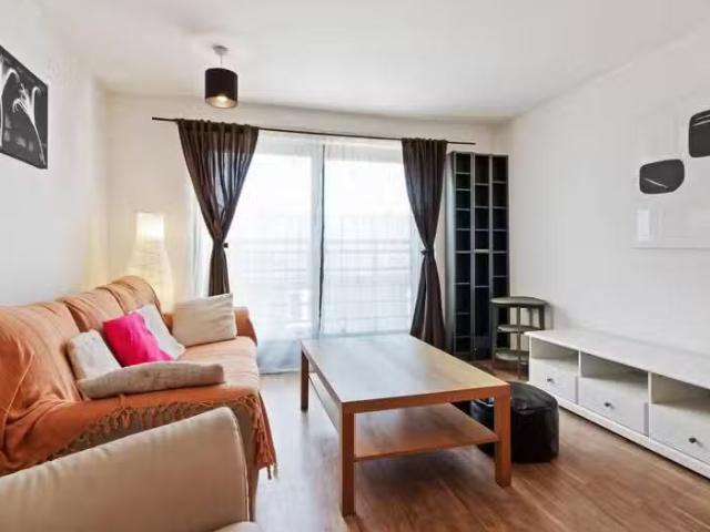 Cheap 1 BA 2 bedroom flat for rent in Mackintosh Lane, London.