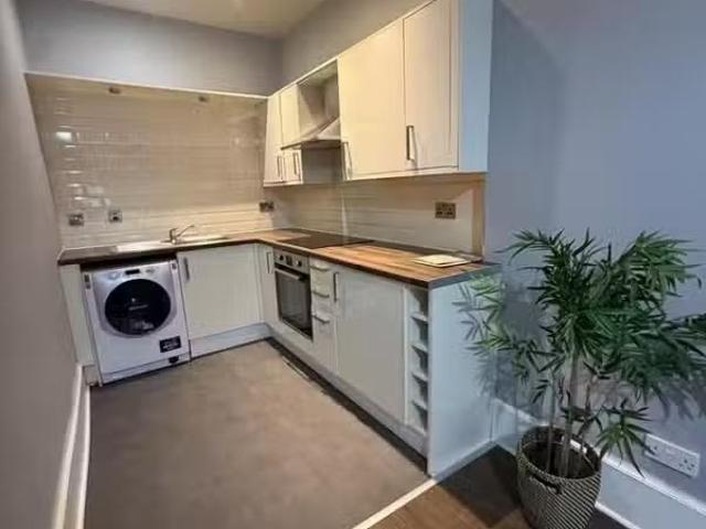 For Rent! 1 BA 2 bedroom flat for rent in Meadowpark Street, G.