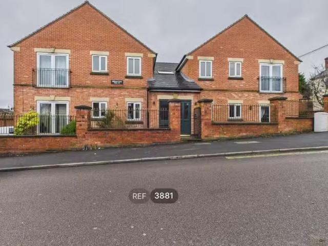 Cozy 1 BA 2 bedroom flat for rent in Millicent Court, Heanor R.