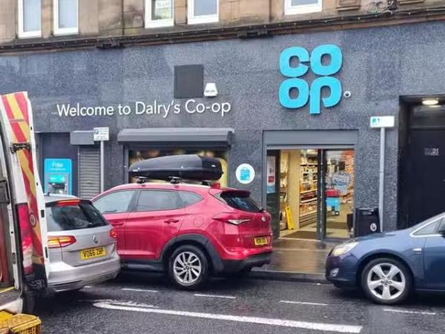 Nice 1 BA 2 bedroom flat for rent in New Street, Dalry, KA24