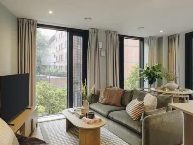 Just in! 1 BA 2 bedroom flat for rent in One Eastside, 2 Jenne.
