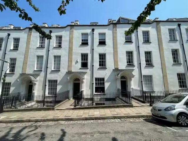 Unique 1 BA 2 bedroom flat for rent in Park Place Clifton, BS8