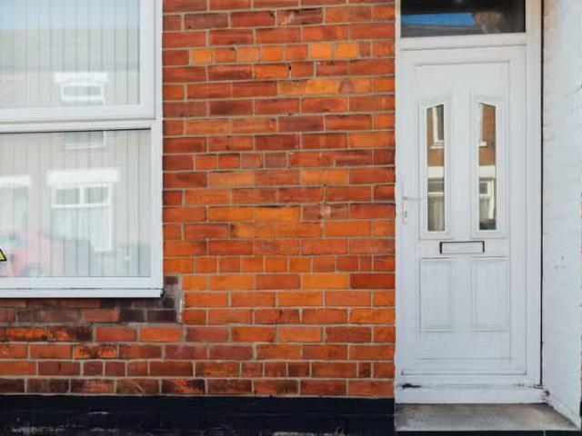 Nice 1 BA 2 bedroom house for rent in Blaydes Street, Hull, HU6