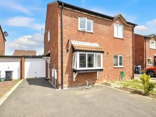 Cheap 1 BA 2 bedroom house for rent in Longleat Grove, Leaming.