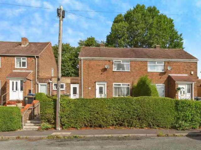 For Rent! 1 BA 2 bedroom house for rent in Surtees Avenue, Bow.