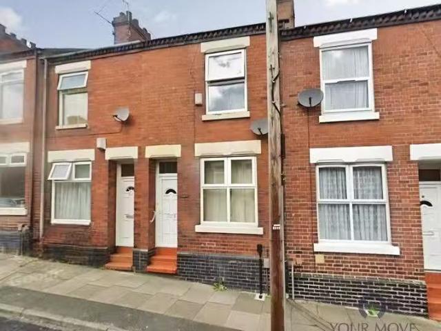 Cozy 1 BA 2 bedroom Mid Terrace House to rent, Turner Street.