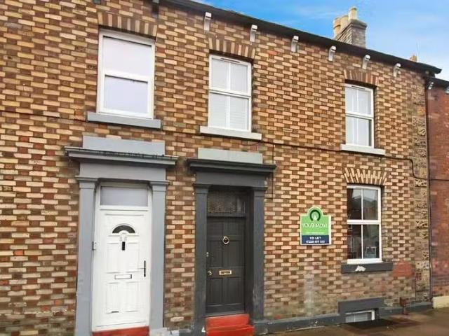 Charming 1 BA 2 bedroom Mid Terrace House to rent, Cecil Stree.
