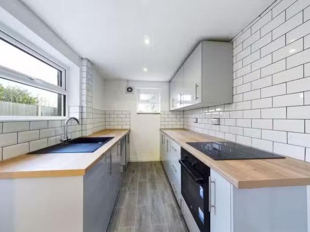 Cozy 1 BA 2 bedroom Semi Detached House to rent, Melville Road.