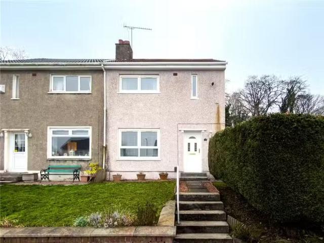 Unique 1 BA 2 bedroom Semi Detached House to rent, Woodside Av.