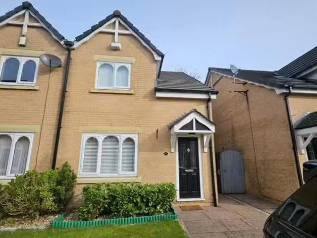 Deal! 1 BA 2 bedroom semi detached house for rent in The Mews.