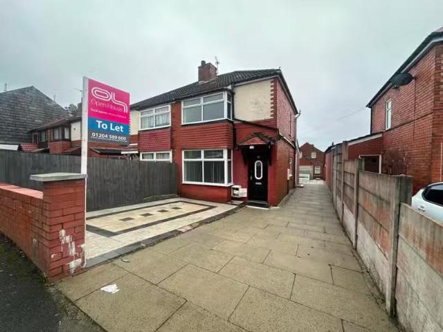 Just in! 1 BA 2 bedroom semi detached house for rent in Bertra.