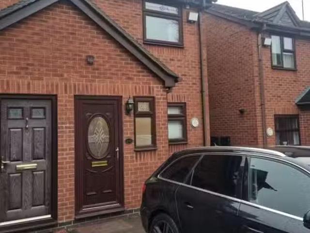 New 1 BA 2 bedroom semi detached house for rent in Cinder Bank.