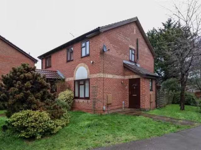 Cheap 1 BA 2 bedroom semi detached house for rent in Felton Wa.