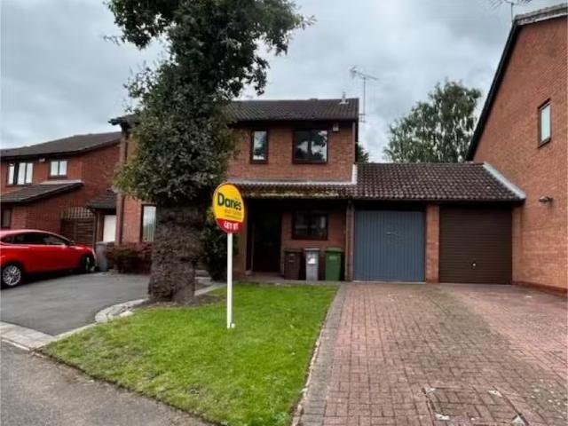 Cheap 1 BA 2 bedroom semi detached house for rent in Meerhill.
