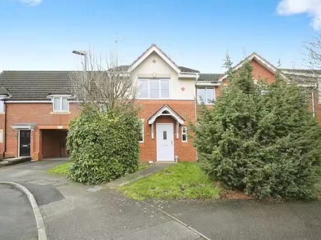 Nice 1 BA 2 bedroom semi detached house for rent in Penny Hape.