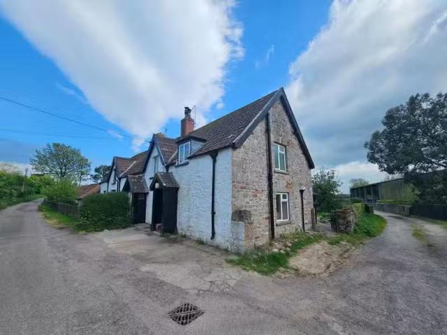 Cheap 1 BA 2 bedroom semi detached house for rent in Rackley L.