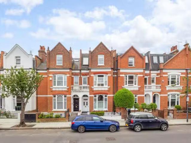 New 1 BA 2 bedroom property to let in Perrymead Street, London.