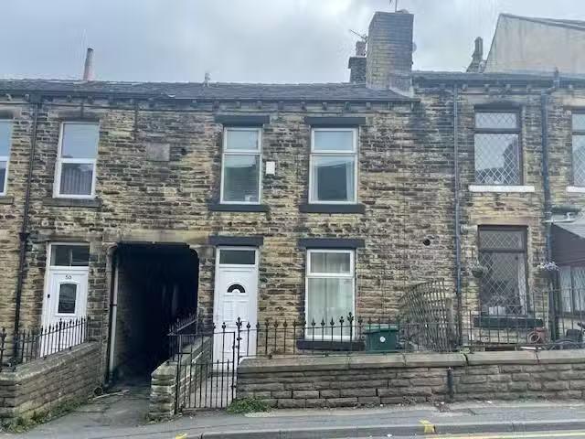 New 1 BA 2 bedroom terraced house for rent in Cottingley Road.
