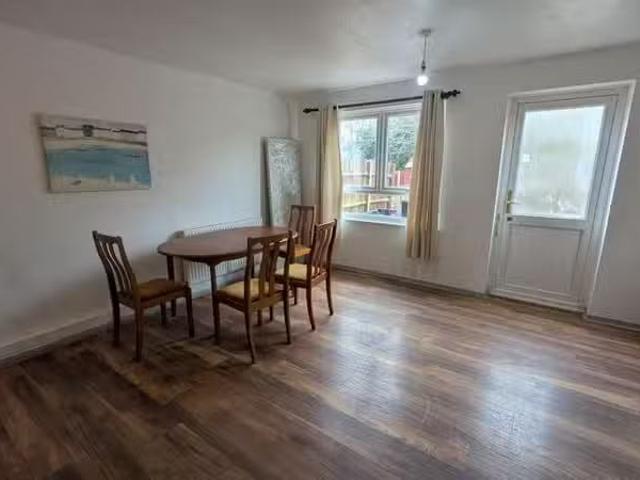 Rental! 1 BA 2 bedroom terraced house for rent in Carmelite Ro.