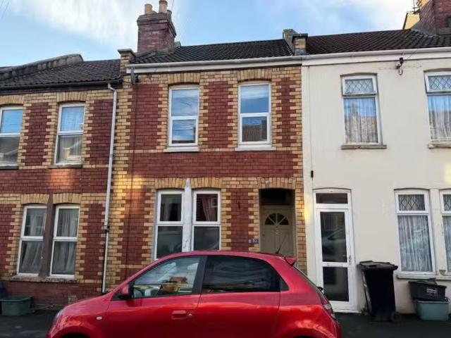Cozy 1 BA 2 bedroom terraced house for rent in Bowden Road, St.