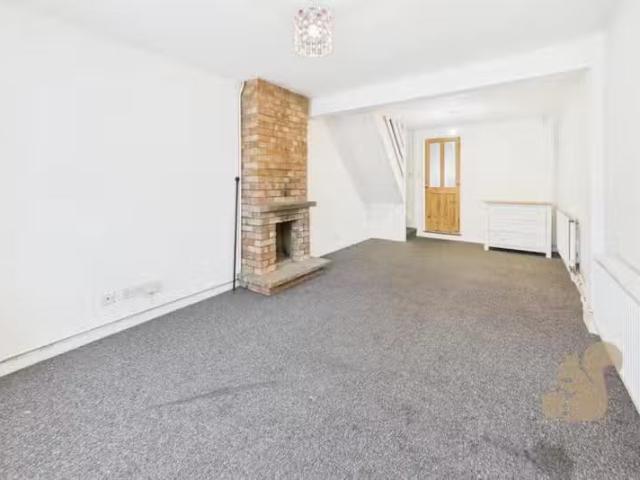 For Rent! 1 BA 2 bedroom terraced house for rent in Bures Road.