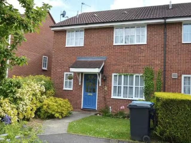 Unique 1 BA 2 bedroom terraced house for rent in Gresley Close.