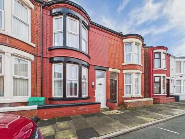 Charming 1 BA 2 bedroom terraced house for rent in Denbigh Roa.